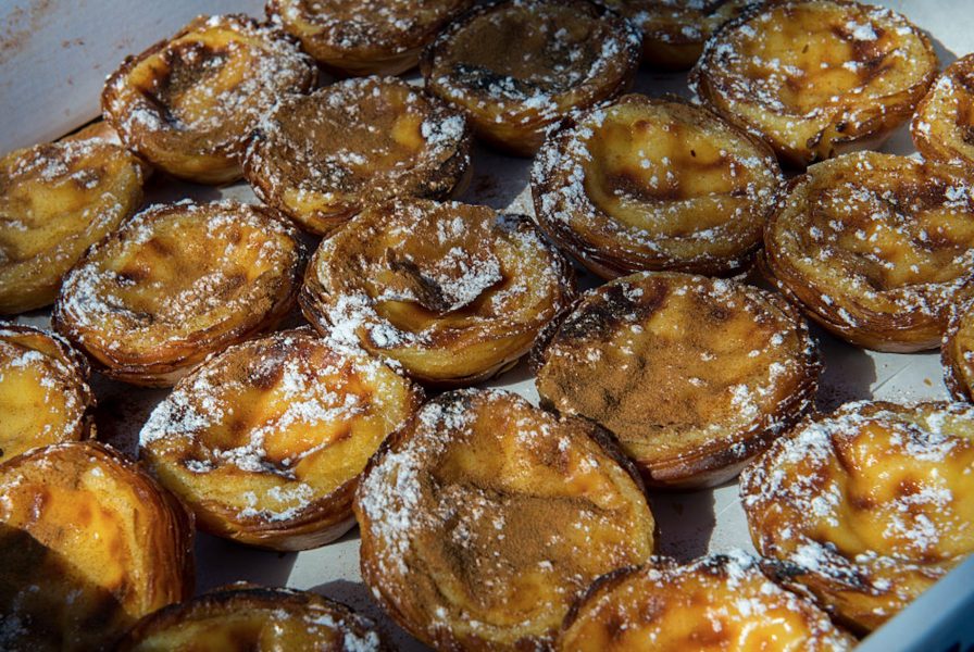 Petits flans portugais dits pastéis de nata de Brigitte Moog